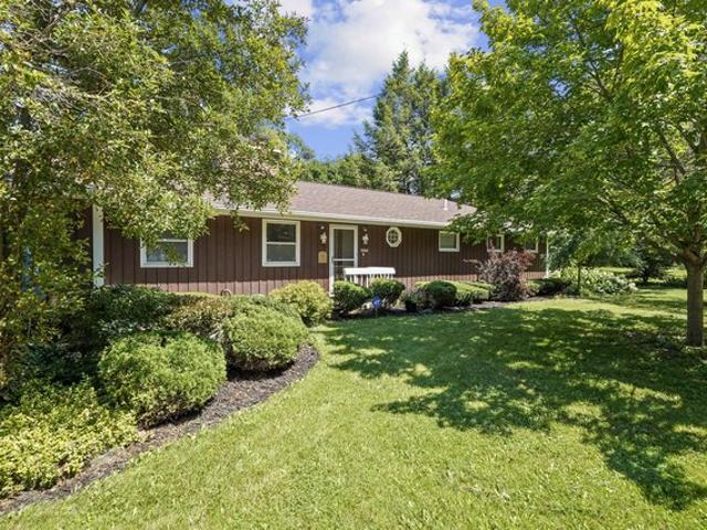 N2472 Fisk Dr, Bloomfield, WI 53105
