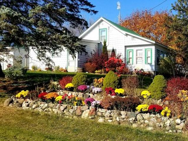 N2640 Bates Rd, Lyndon Station, WI 53011