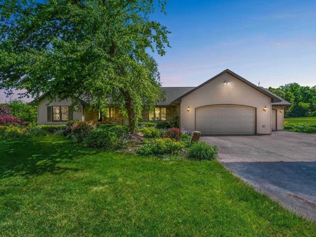 N2672 Butternut Rd, Hortonville, WI 54944