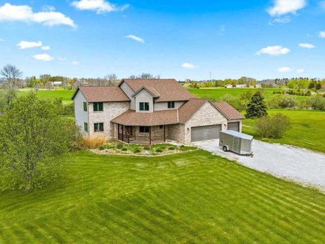 N2729 Lakeshore Rd, Kewaunee, WI 54216