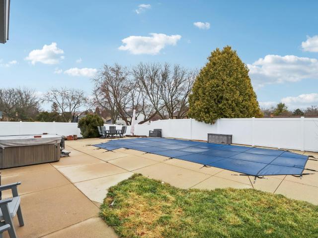 N28W22131 Indianwood Ct