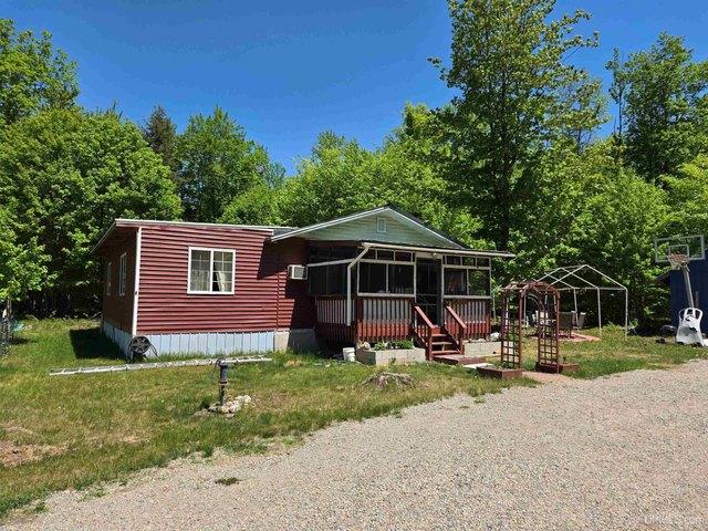 N290 N Round Lake Rd, Wetmore, MI 49895