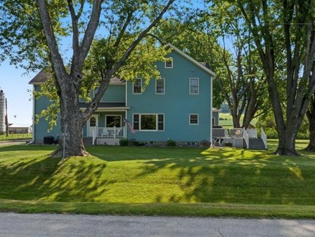 N3290 Russlan Coulee Rd, Barre, WI 54601