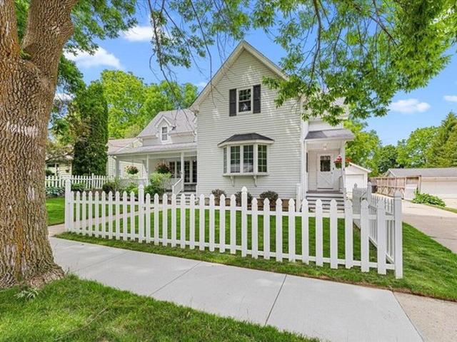 N37W6046 Wurthmann St, Cedarburg, WI 53012