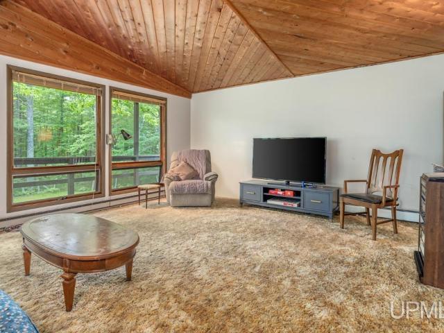 N3975 US 2 Highway