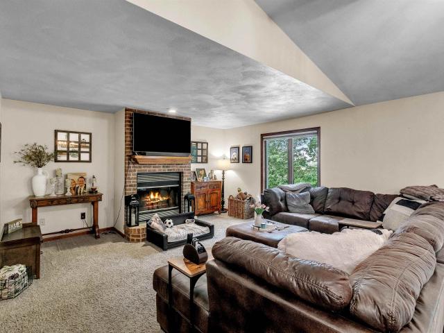N3986 shamrock circle