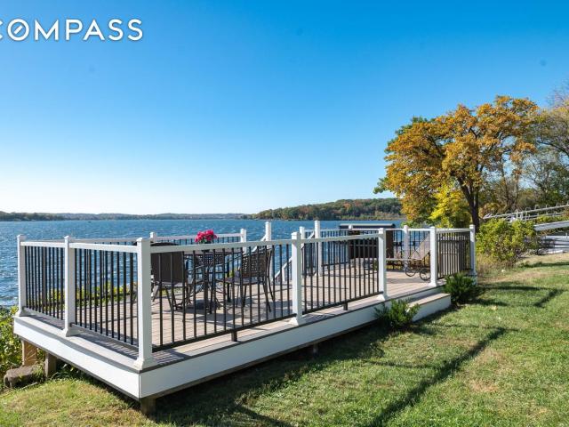 N39W27485 Hillside Grove Rd, Pewaukee, WI