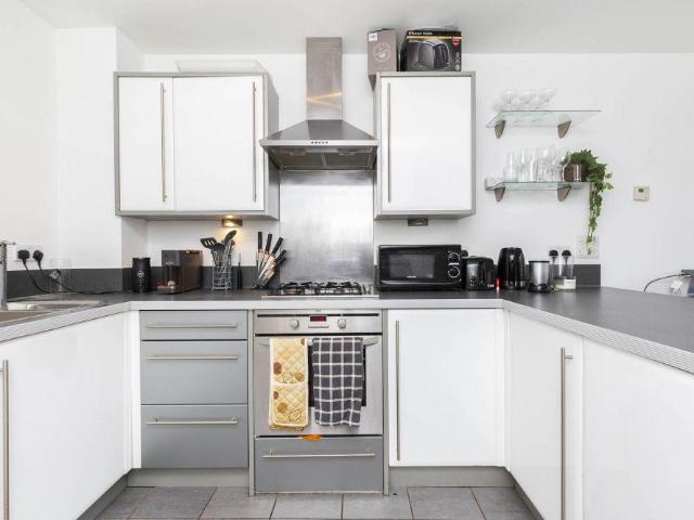 N7 1 bed apartment to rent £2,167 pcm £500 pw