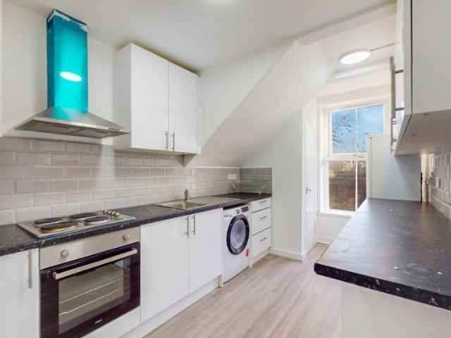 N7 3 bed apartment to rent £3,397 pcm £784 pw