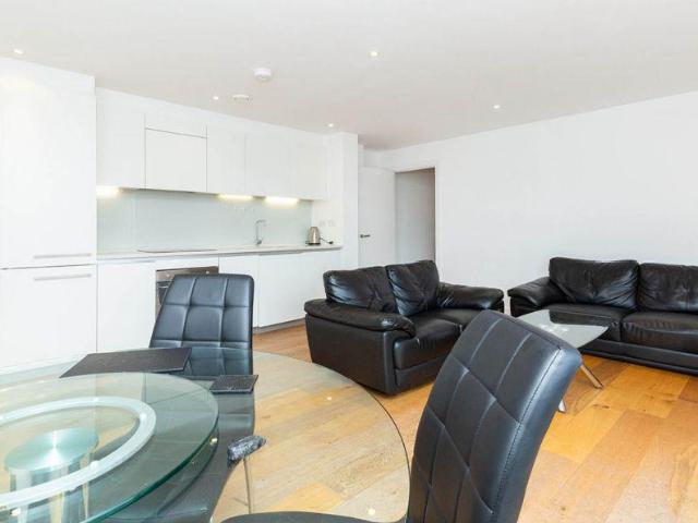 N7 3 bed apartment to rent £3,575 pcm £825 pw