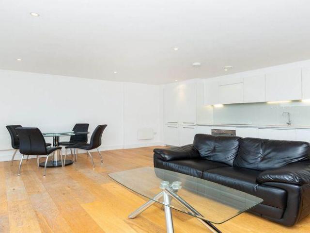 N7 3 bed flat to rent £3,575 pcm £825 pw