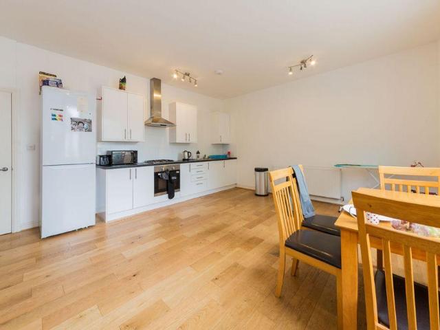 N7 3 bed flat to rent £3,298 pcm £761 pw
