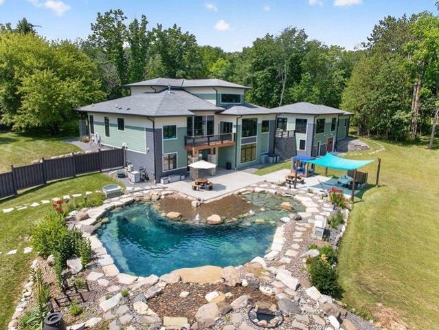 N7W29938 Bryn Dr, Delafield, WI 53188