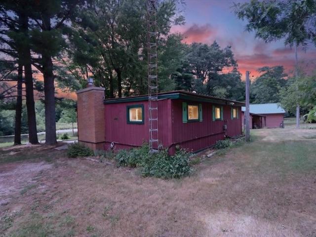 N4049 Golf Ln, Brodhead, WI 53520