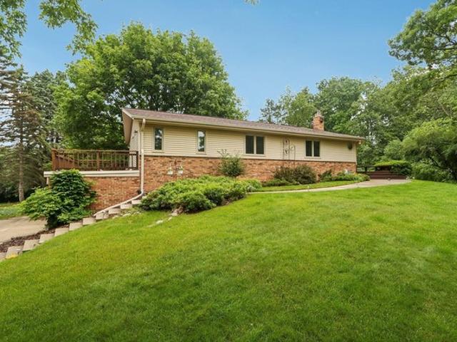 N40W32786 Wildwood Ln, Nashotah, WI 53058