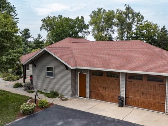 N4789 Vesey Lake Rd, Waupaca, WI 54981