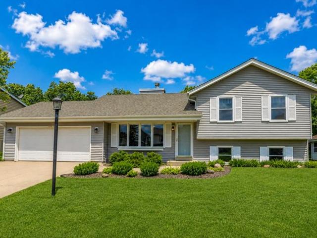 N50W14230 Fairmount Ave, Menomonee Falls, WI 53051