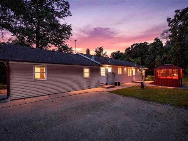 N5168 1 th St, Prescott, WI 54021