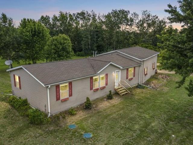 N5170 Redwood Ln, Shawano, WI 54166