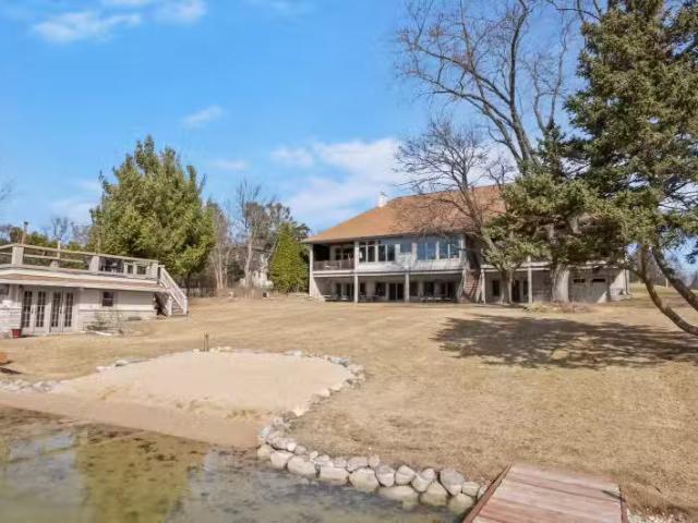 N52W35577 W Lake Dr, Oconomowoc, WI 53066 MLS 1910464