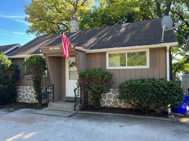 N52 W35179 W Lake Dr, Oconomowoc, WI 53066