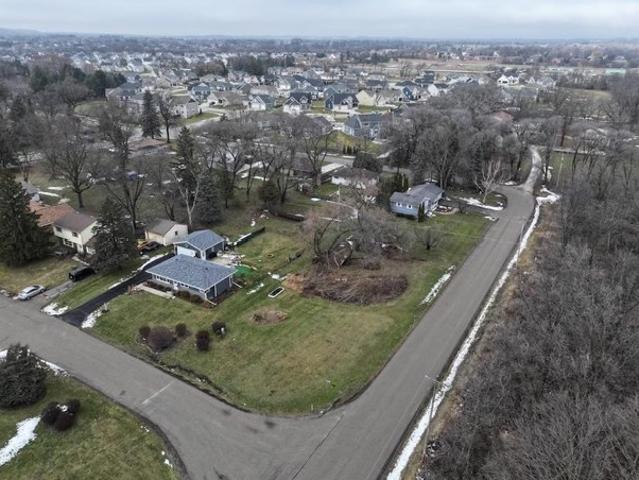 N53 W23713 Ervins Pl, Sussex, WI 53089