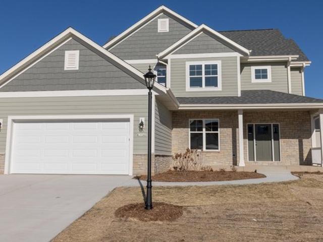 N54W19340 Kearney Ln, Menomonee Falls, WI 53051