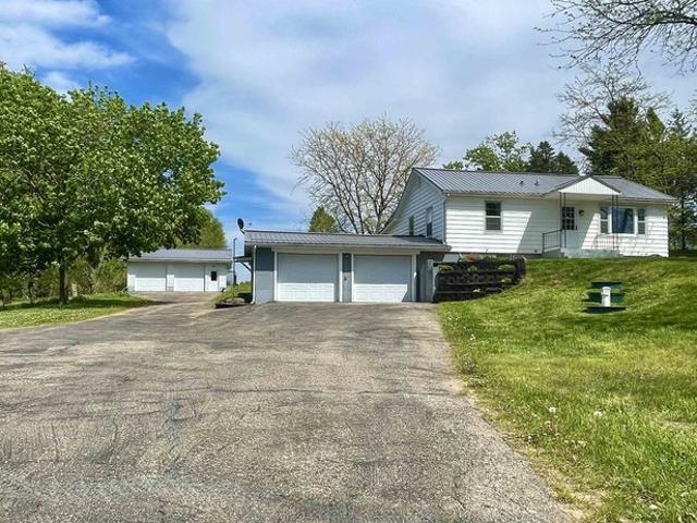 N5846 Dunning Rd, Pardeeville, WI 53954