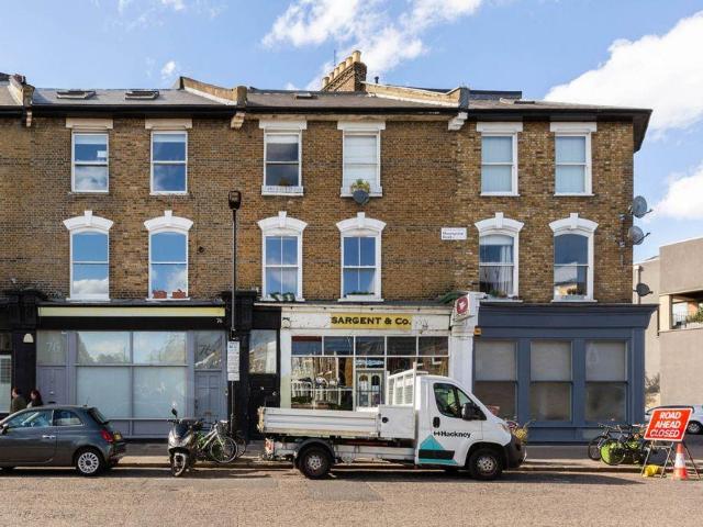 N5 2 bed apartment to rent £2,197 pcm £507 pw