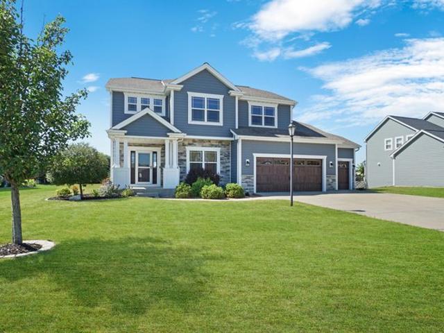 N60W13839 Weyerhaven Dr, Menomonee Falls, WI 53051