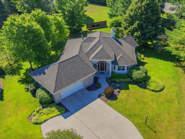 N6141 Woodland Meadows Dr, Sheboygan, WI 53083