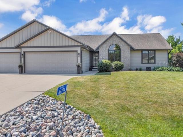 N6194 Kapur Dr, Sheboygan Falls, WI 53085