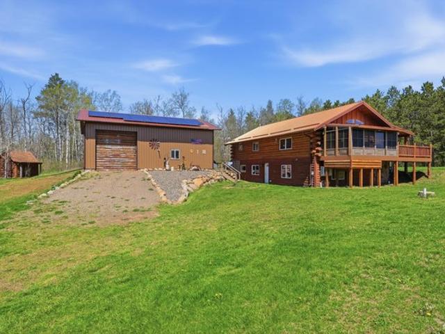 N6101 9th St, Spooner, WI 54801