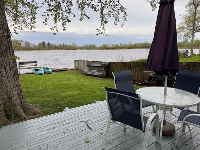 N6212 W Lakeshore Dr