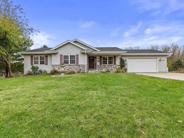 N6387 Longmeadow Dr, Lafayette, WI 53121