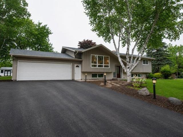 N6392 Sherry Ln, Sheboygan, WI 53083