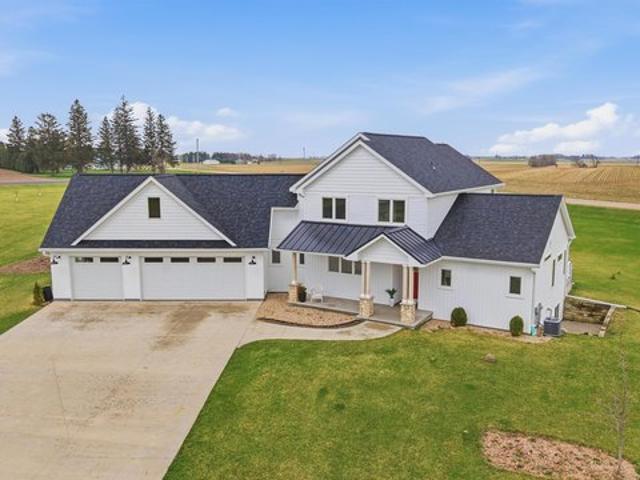 N6329 Tradewinds Cir, Beaver Dam, WI 53916