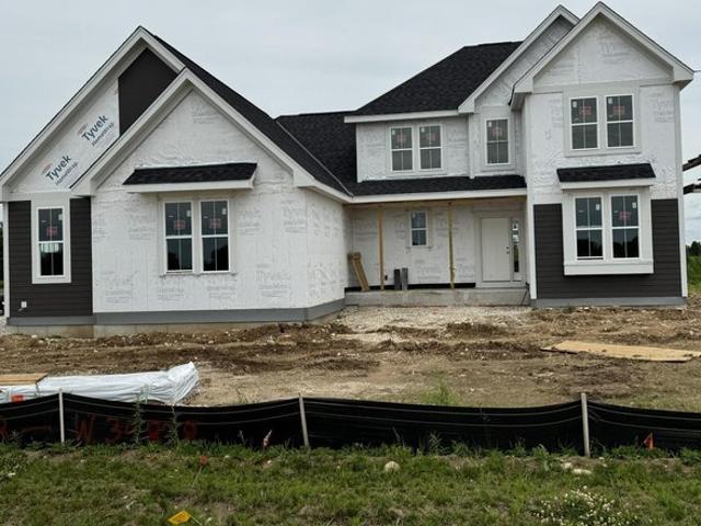 N63W35828 Frederick Dr, Oconomowoc, WI 53066