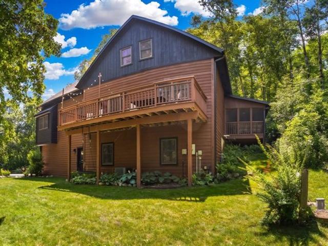 N6587 McCurdy Rd, Onalaska, WI 54636