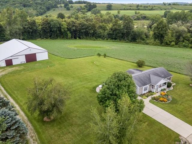 N6745 Mine Rd, Hubbard, WI 53035