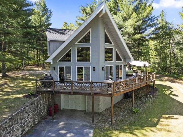N6841 Devils Lake Rd, Crivitz, WI 54114