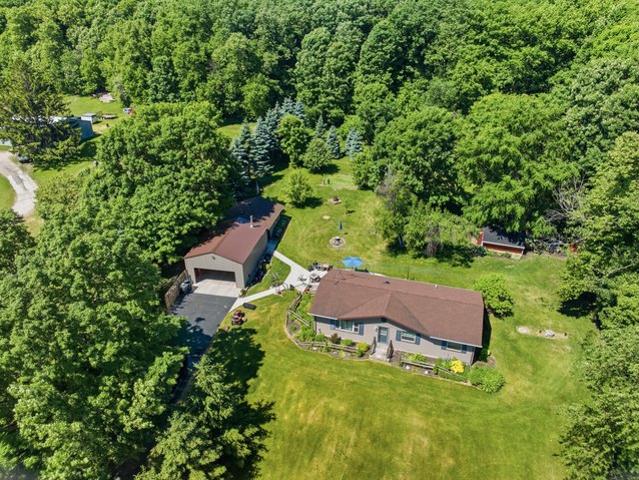 N6814 Sugarbush Rd, Greenbush, WI 53023