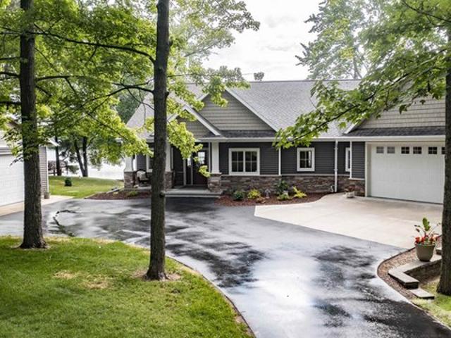 N6959 W Pine Lake Rd, Wild Rose, WI 54984