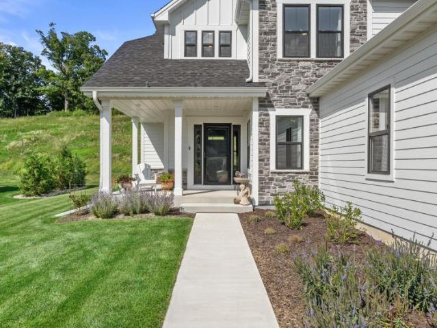 N69W23598 N Donna Dr