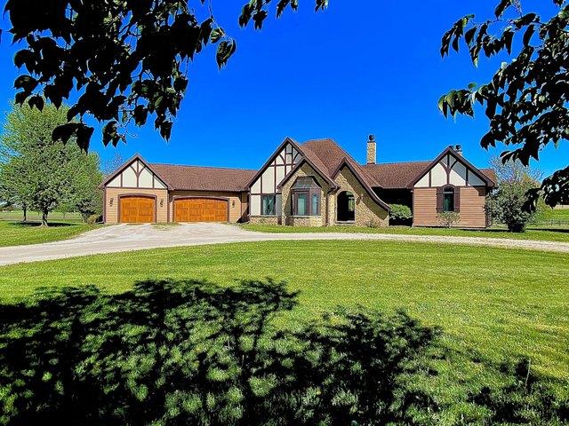 N7008 Lap Rd, Mount Calvary, WI 53057