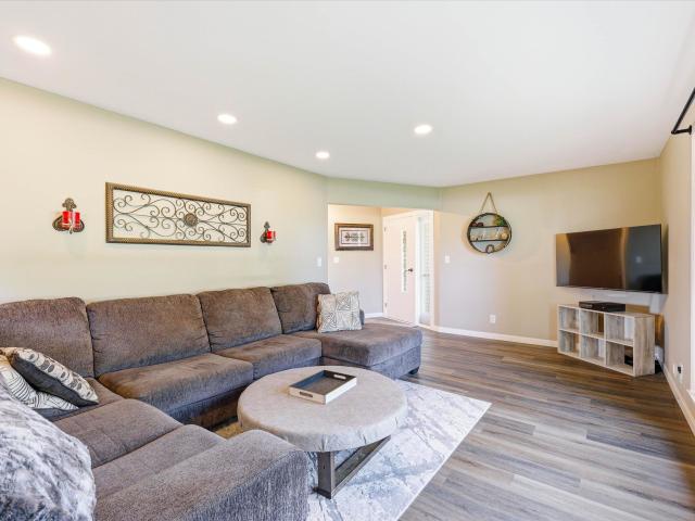 N7104 leonard drive