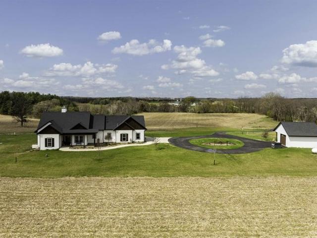 N7117 Black Creek Rd, Princeton, WI 54968