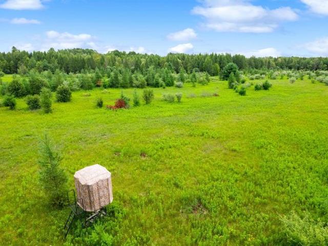 N7415 Number 7 Rd, Menominee, MI 49858