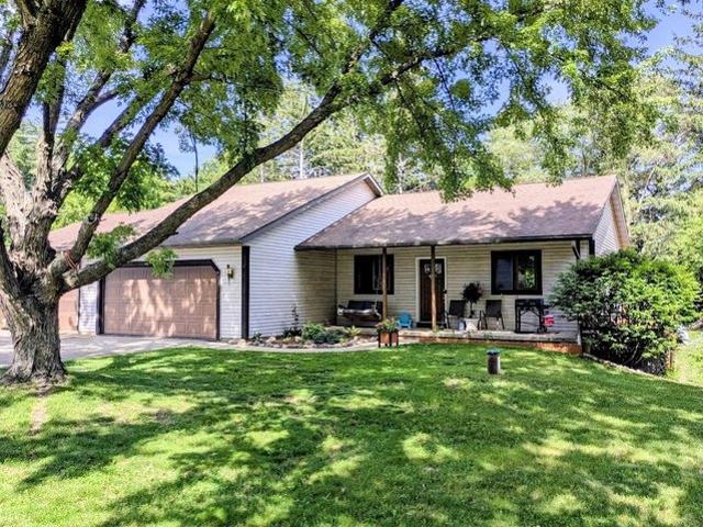 N7590 Island Dr, Pardeeville, WI 53954