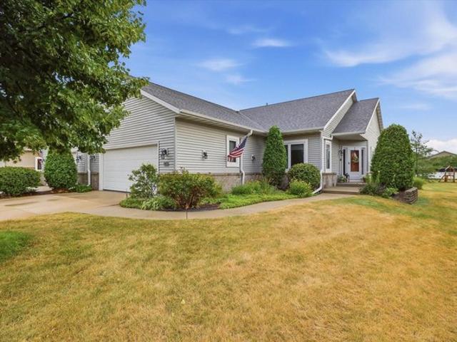 N7791 Maple Ridge Rd N, Ixonia, WI 53066